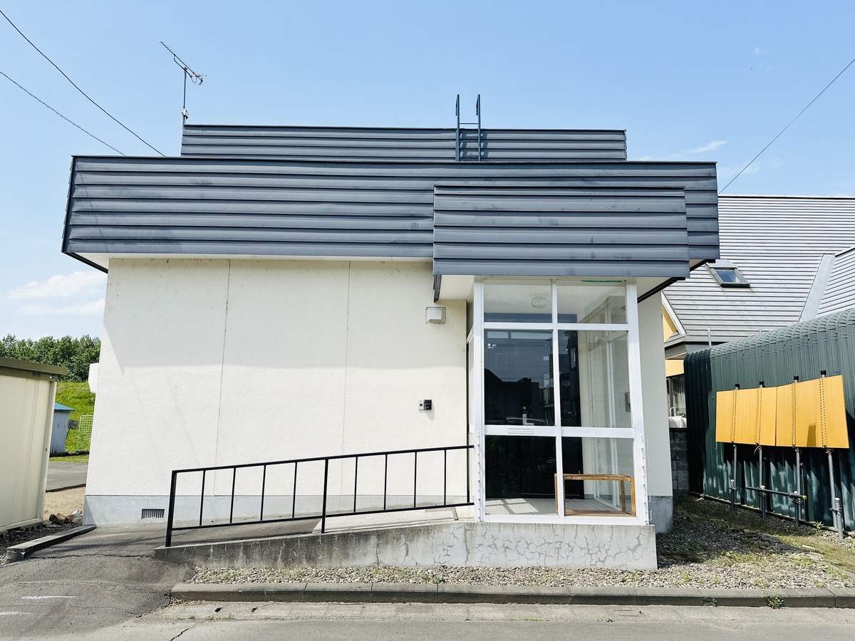 【有限会社asatan不動産／神楽エリア】河川敷沿いの中古物件は広い敷地と4部屋の和室が印象的♪ | asatan